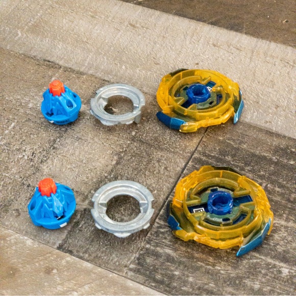 Toys | Beyblade Burst Surge Hasbro Brave Valtryek V6 Lot Random ...